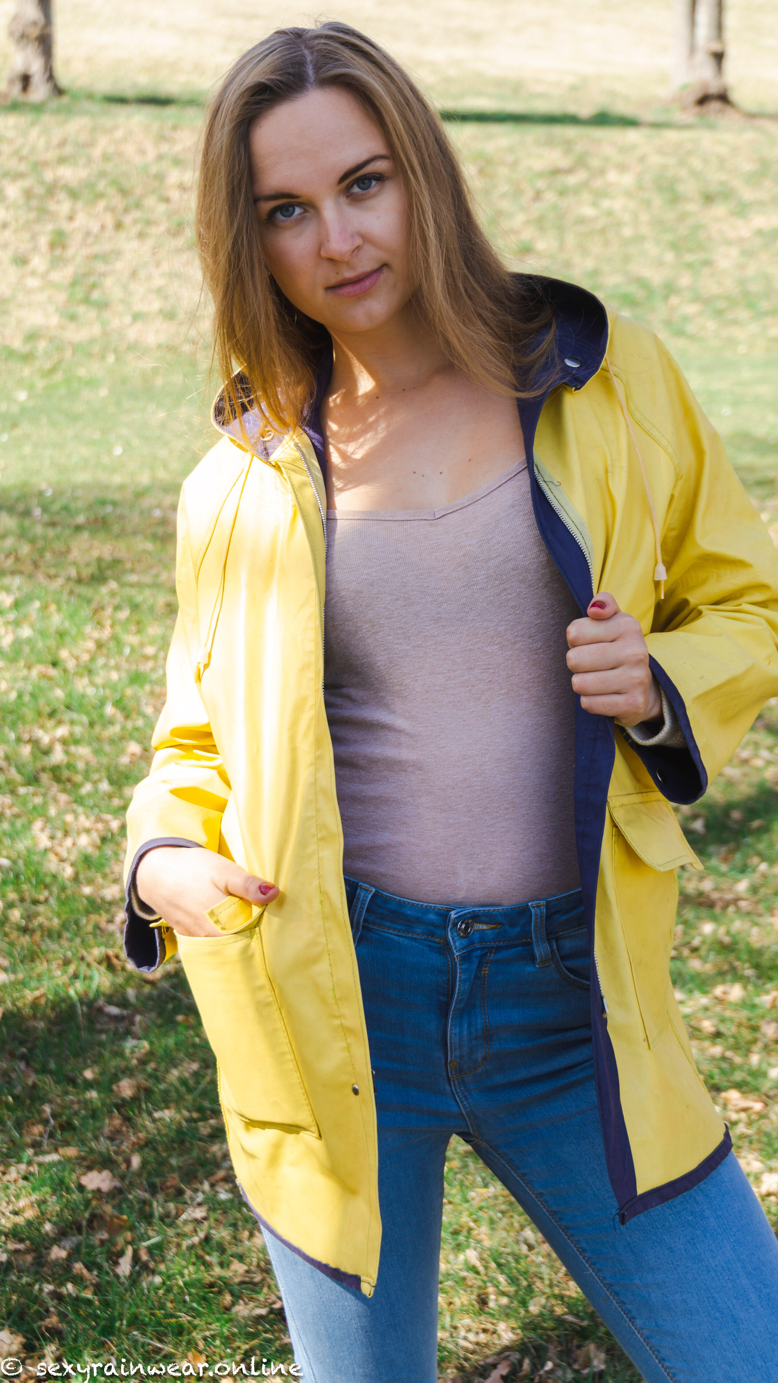 SEXYRAINWEAR.online | The Friesennerz vamp