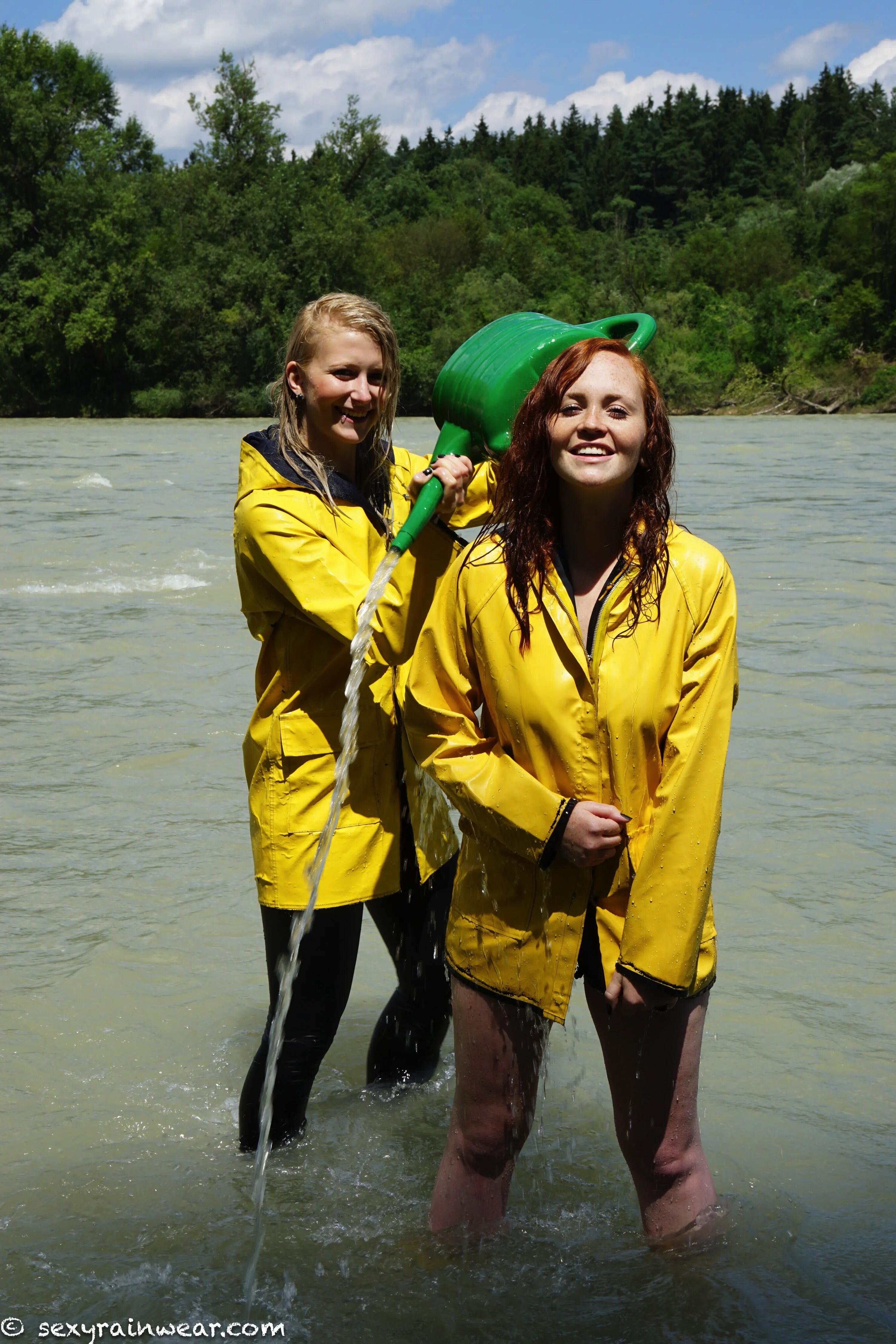 SEXYRAINWEAR.online | Friesennerz waterfight I (67 pics)