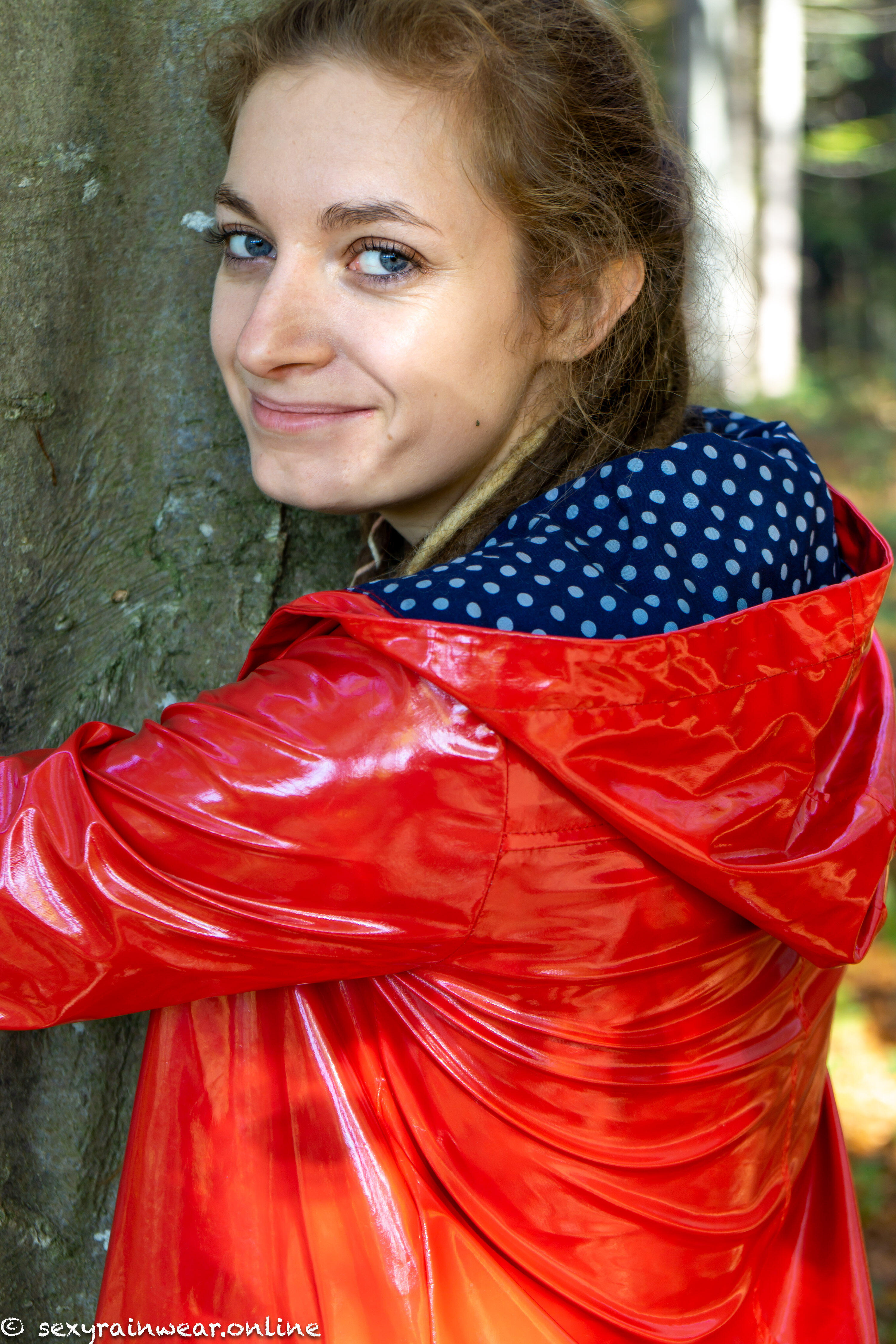 SEXYRAINWEAR.online | Red raincoat love